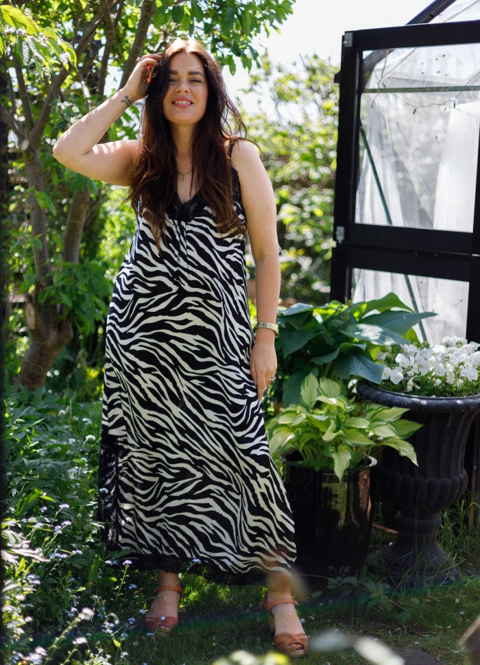 Black Colour - Beate Art Lace Dress Zebra – Butik Emsig